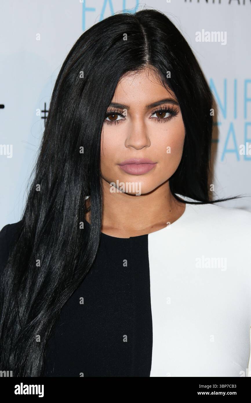 (FILE) Kylie Jenner spills plastic surgery secrets as Hollywood's ...