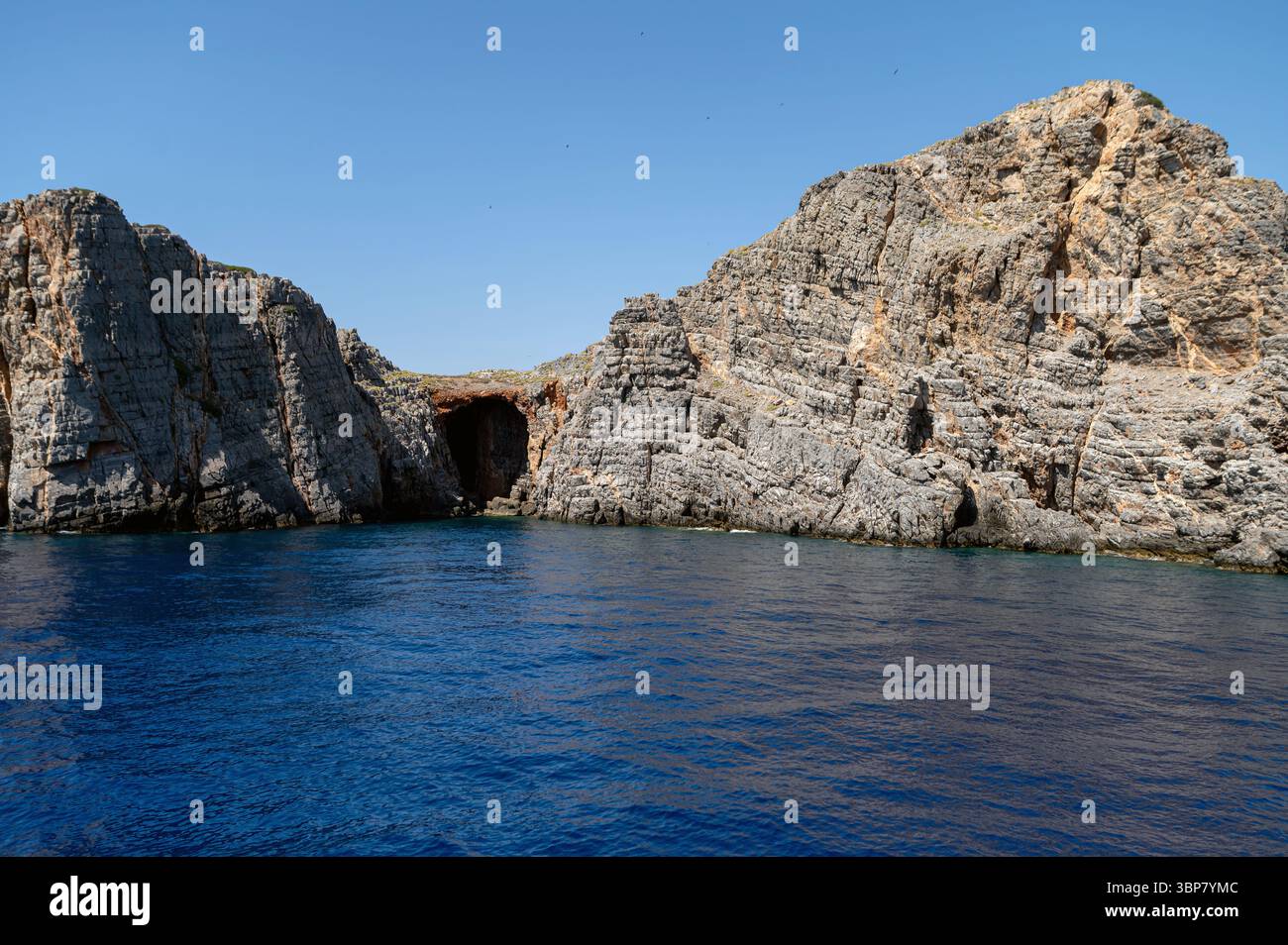 Natural beauty rocky coastline hi-res stock photography and images - Alamy