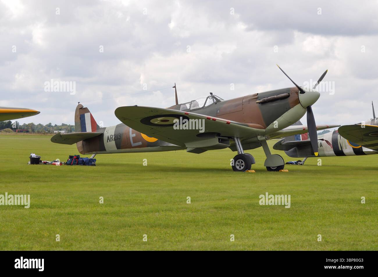 Spitfire raf avion hi-res stock photography and images - Alamy