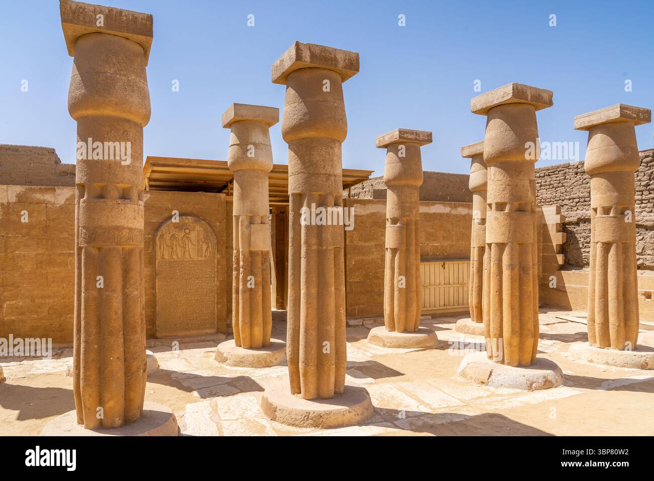Tomb of Horemheb: first courtyard Stock Photo - Alamy