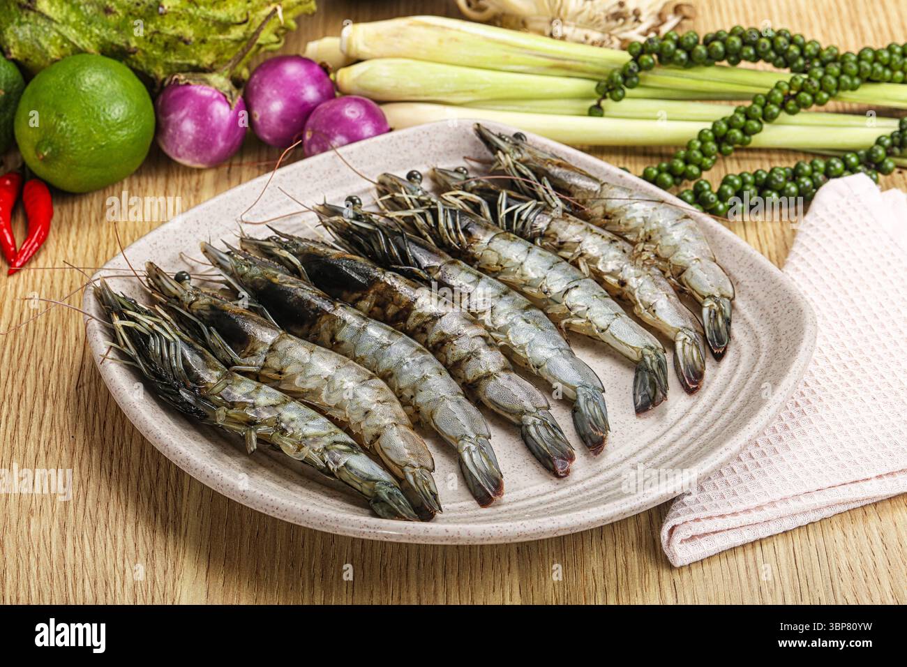 Fresh raw uncooked big tiger prawn Stock Photo - Alamy
