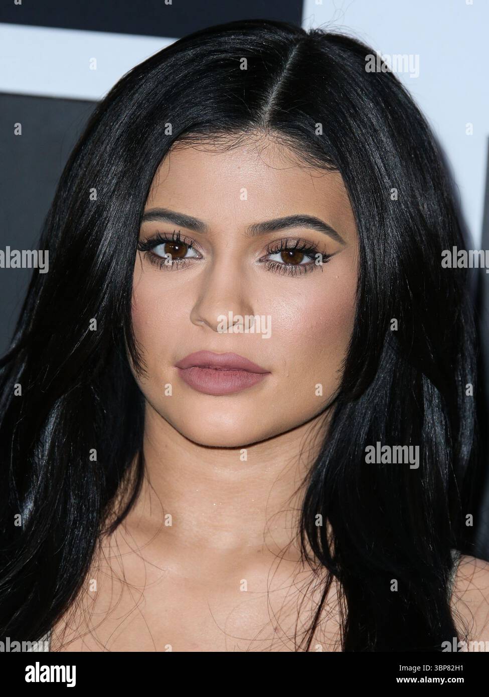 (FILE) Kylie Jenner spills plastic surgery secrets as Hollywood's ...