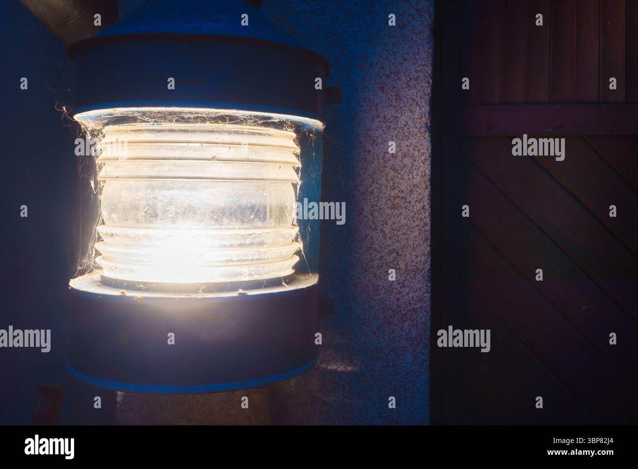 Cobweb empty hi-res stock photography and images - Alamy