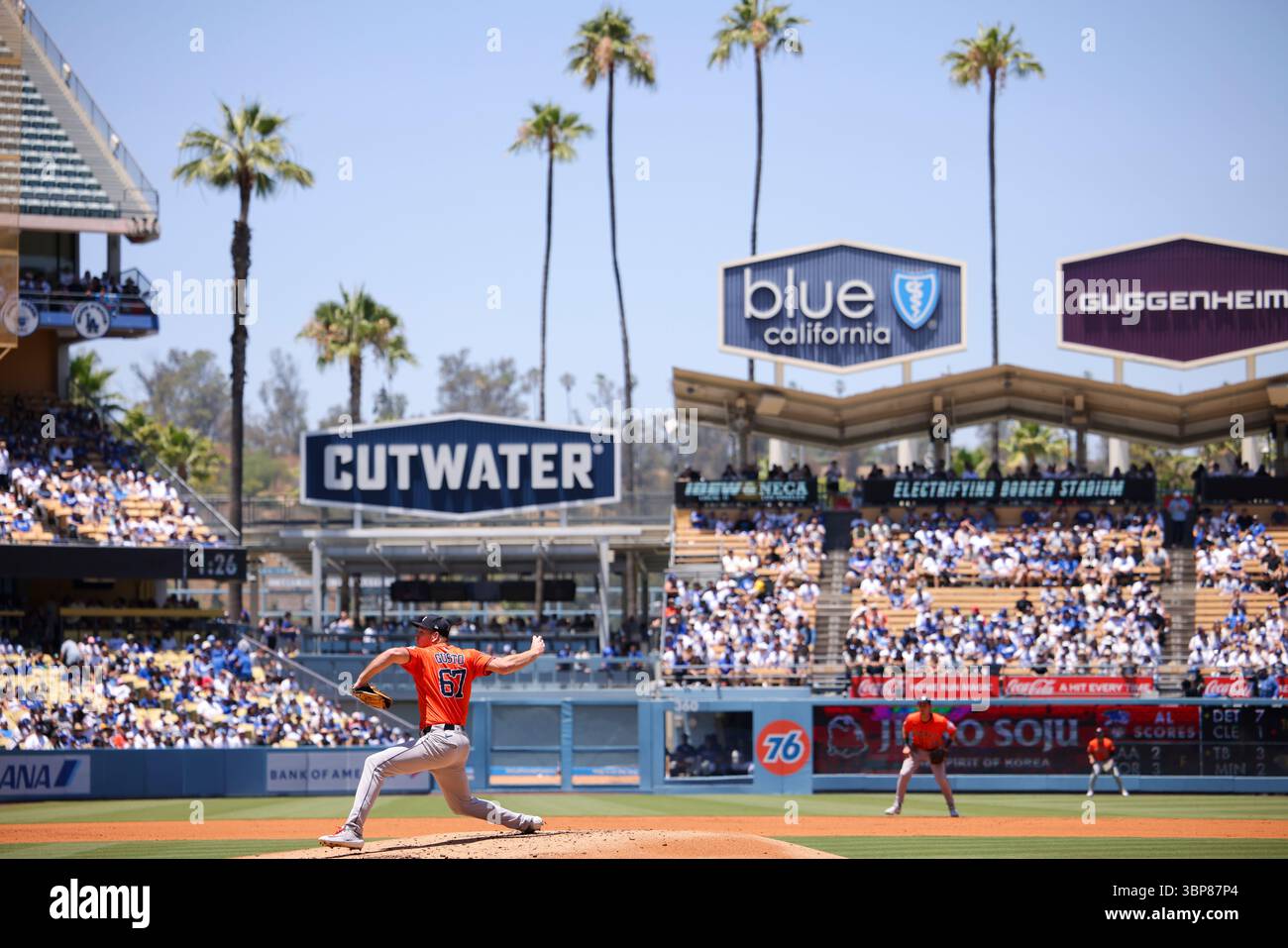 Houston Astros pitcher Ryan Gusto (67) throws to Los Angeles Dodgers ...