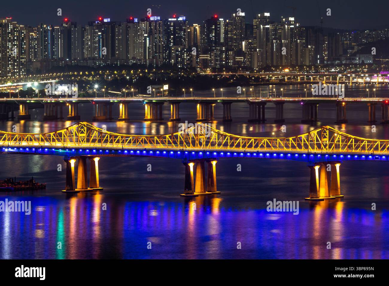 Han river bridges hi-res stock photography and images - Alamy