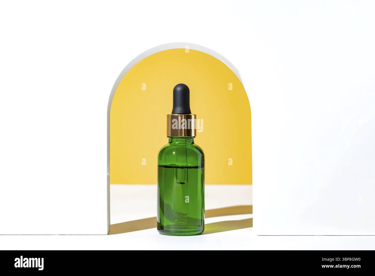 Face skin serum dropper Cut Out Stock Images & Pictures - Alamy