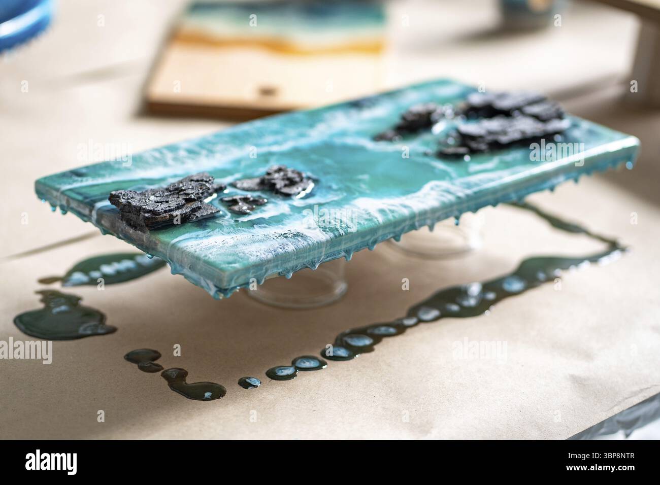Epoxy resin dripping onto bedding hi-res stock photography and images ...