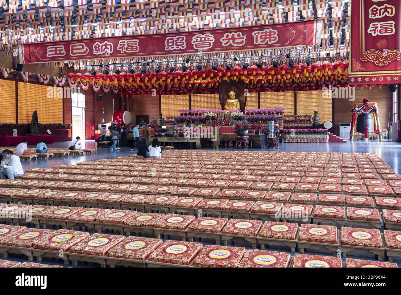 Prayer hall, monks' prayer room, Longhua Temple, Shanghai, People's ...