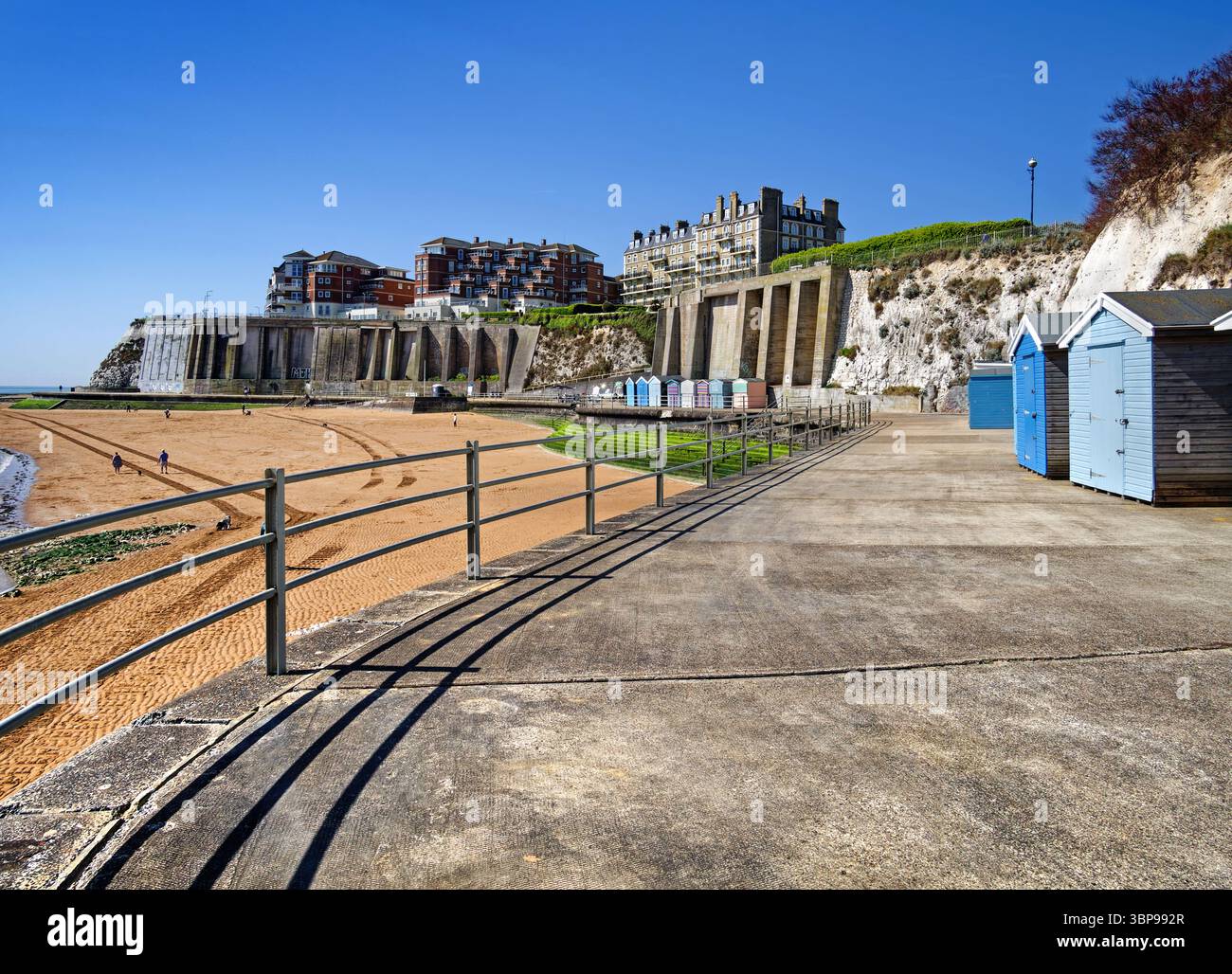 UK, Kent, Thanet, Broadstairs South Cliff Beach and Promenade Stock ...