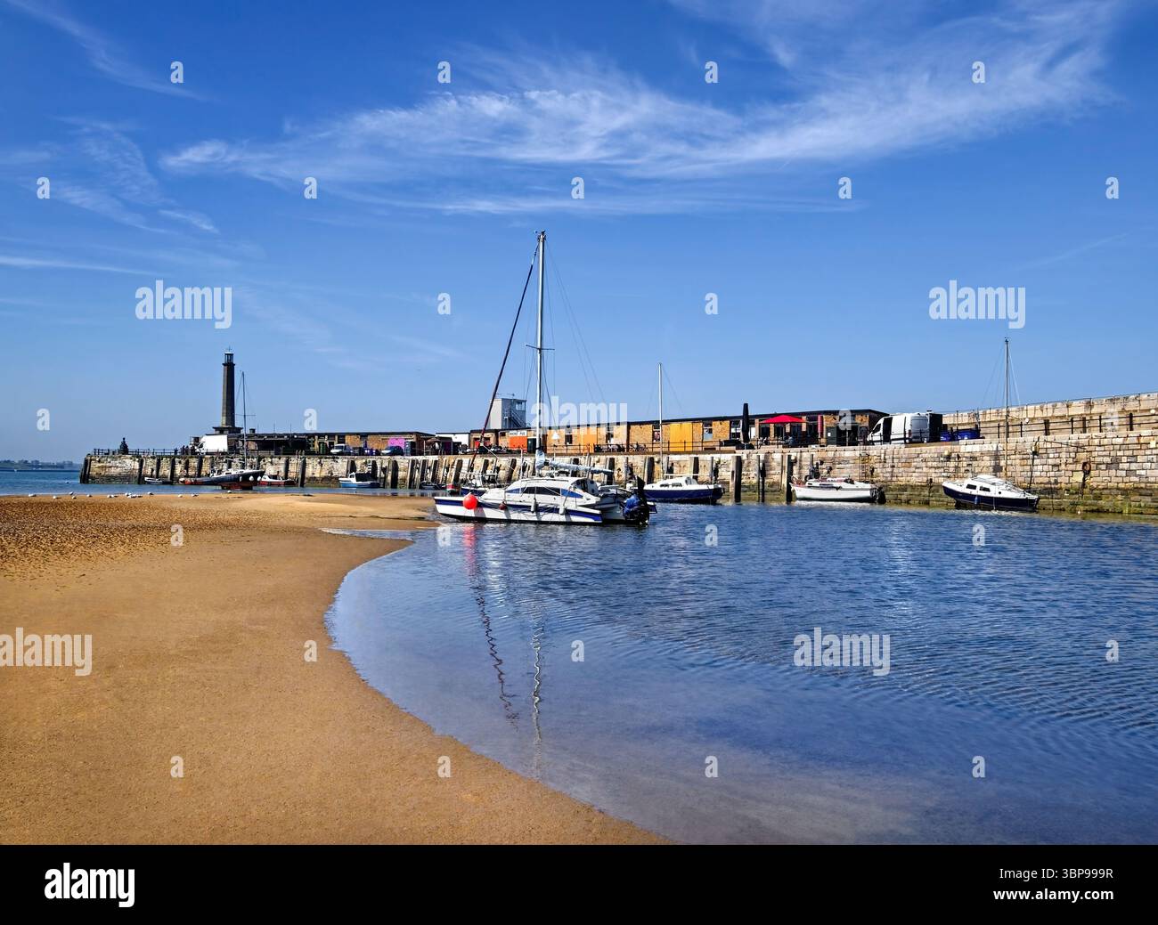 Harbour arm stone pier hi-res stock photography and images - Alamy