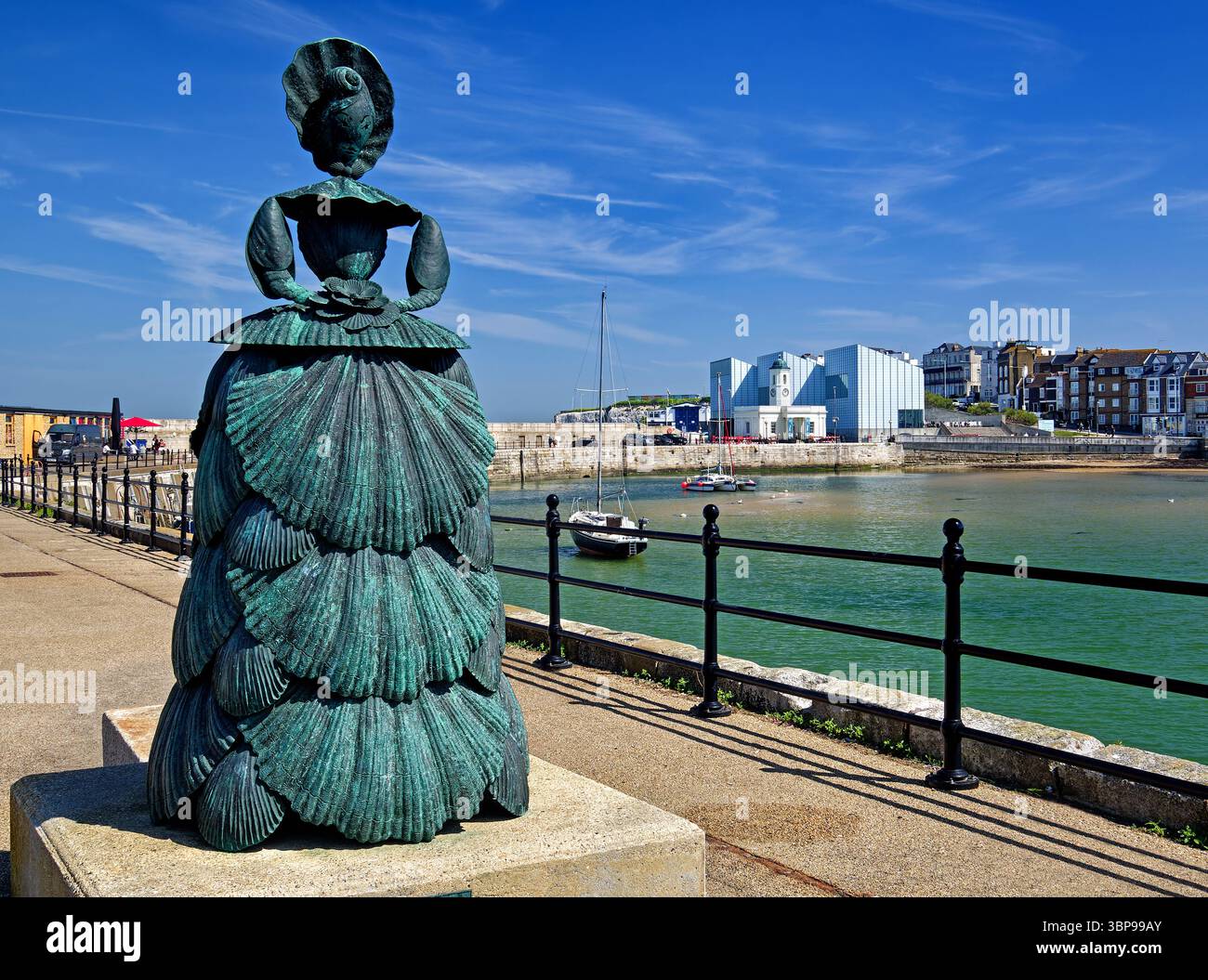 UK, Kent, Thanet, Margate Harbour, Mrs Booth Statue Stock Photo - Alamy