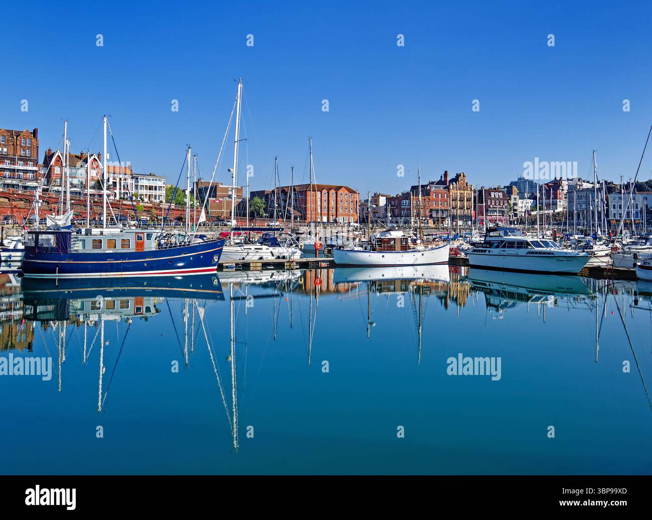 Travelodge ramsgate seafront hi-res stock photography and images - Alamy