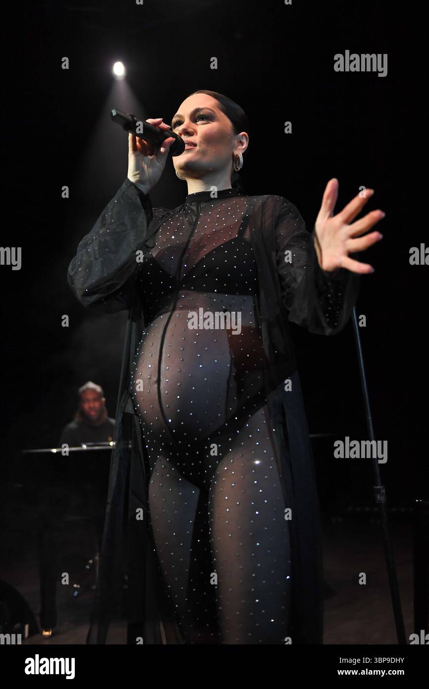 LONDON, ENGLAND - FEBRUARY 28: Jessie J (Jessica Ellen Cornish ...