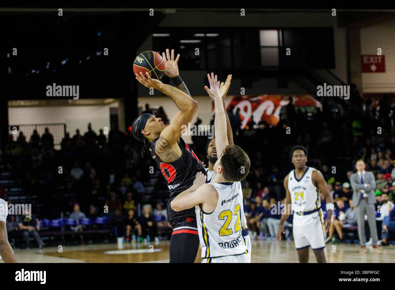 Edmonton, Canada. 06th July, 2025. Calgary Surge's Evan Gilyard Jr. (L ...