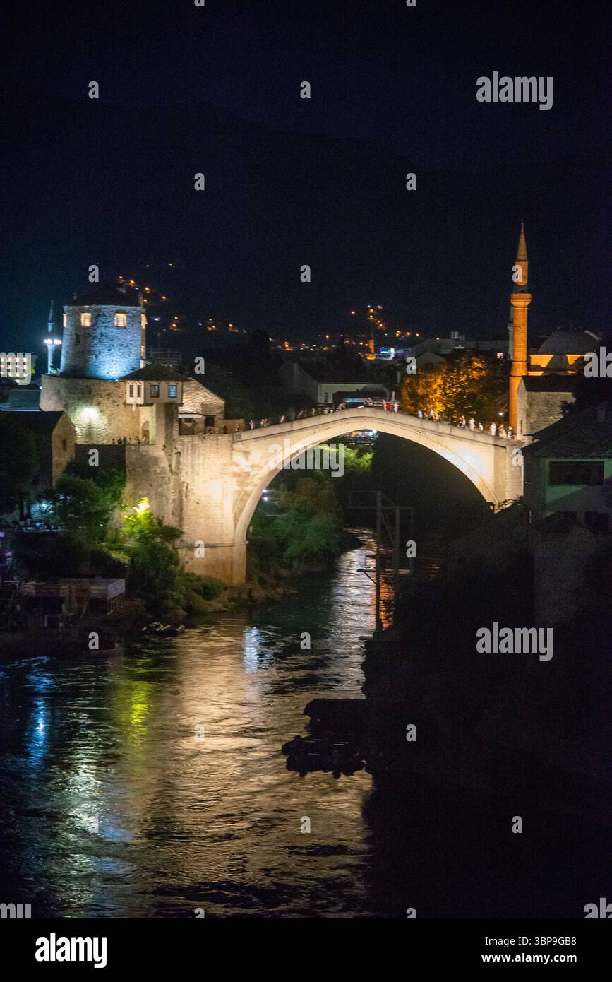 famous 16th century bridge of Mostar t night, Bosnia Herzegovina Stock ...