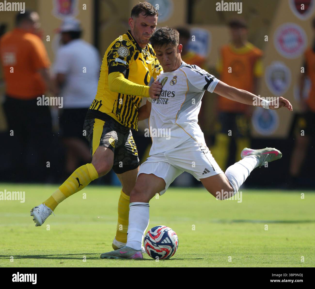 Spannende Arda Guler Borussia Dortmund Bilder