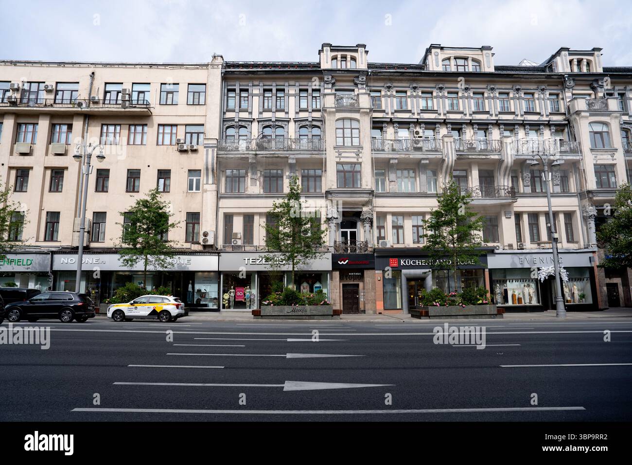 Discover Architectural Elegance in Urban Streetscape, a modern design ...
