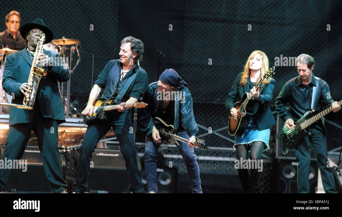 Bruce Springsteen and the E- Street Band featuring Clarence Clemons aka ...