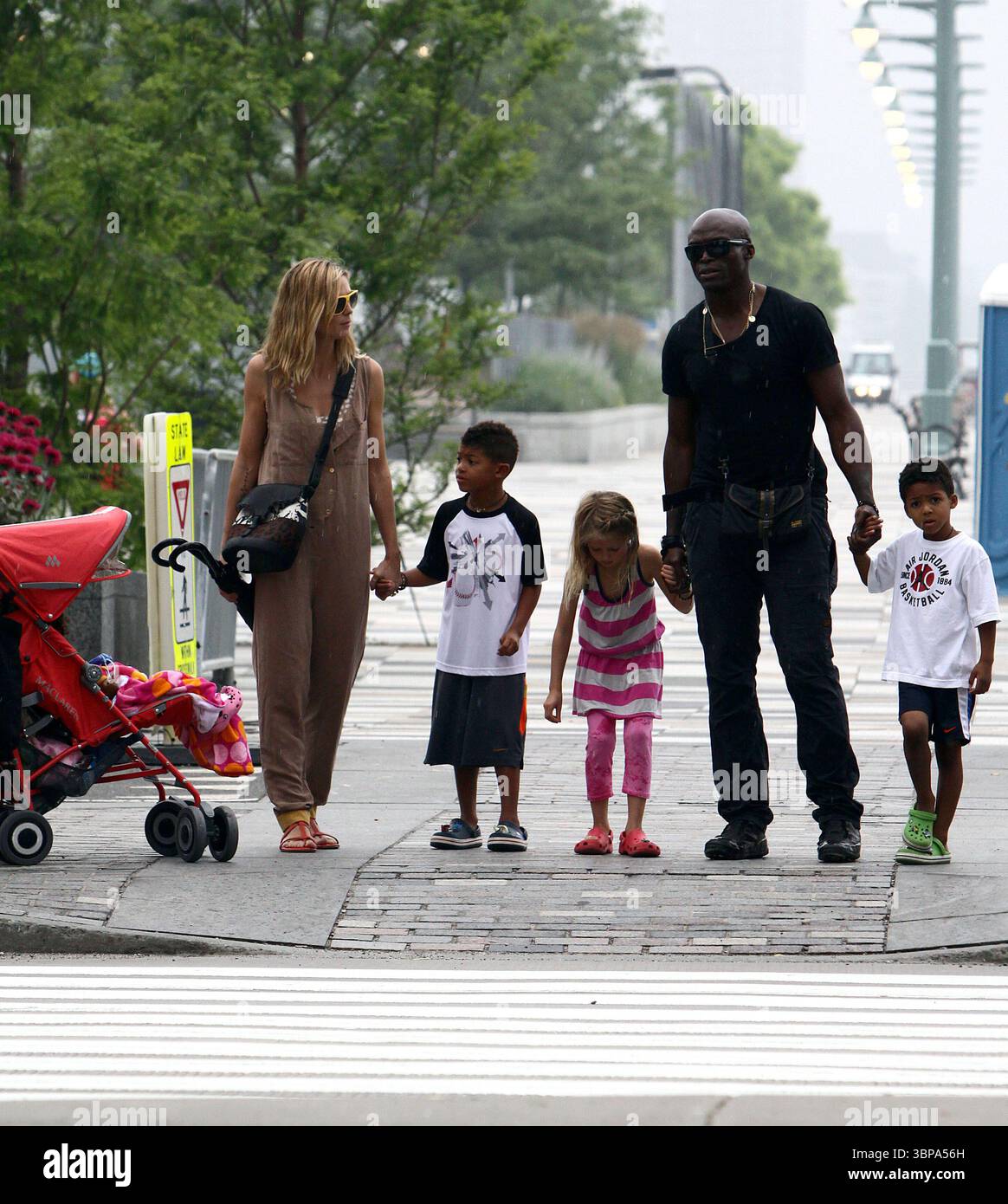 Heidi Klum and Seal with their children Leni, Henry, Johan and Lou by ...
