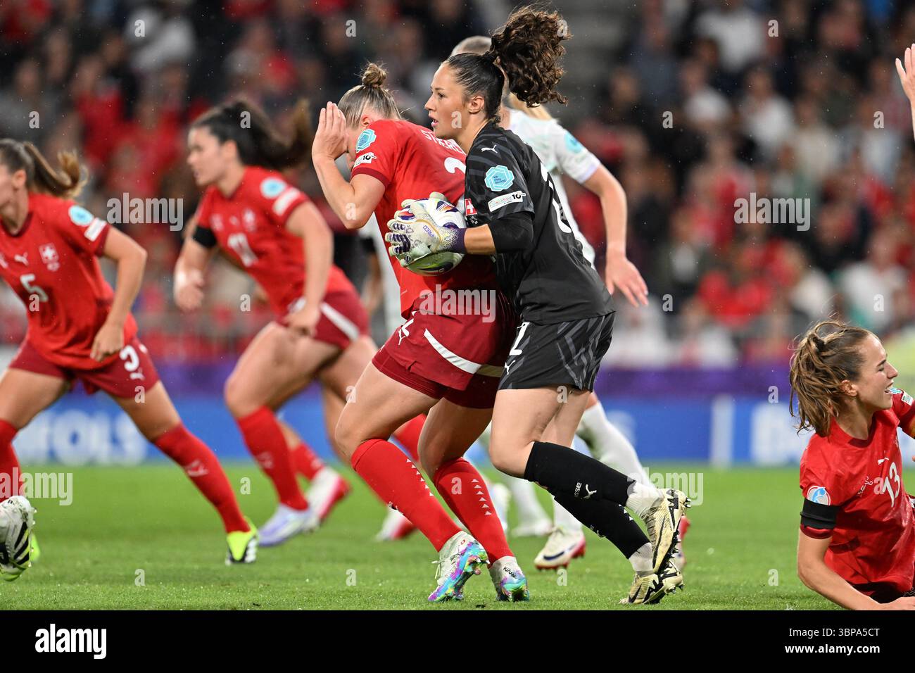 Bern, Switzerland. 06th July, 2025. goalkeeper Livia Peng (12) of ...