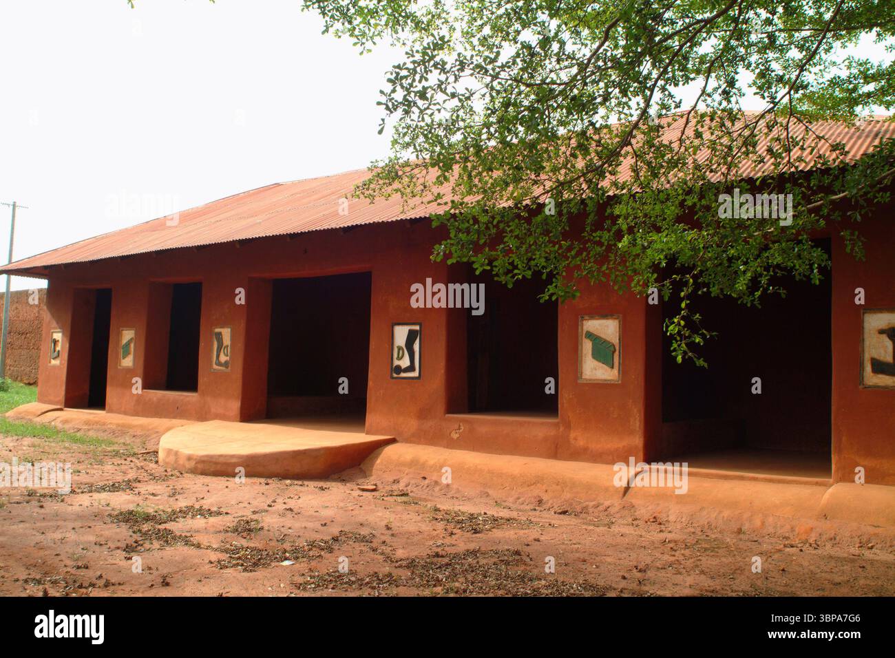 King glele hi-res stock photography and images - Alamy