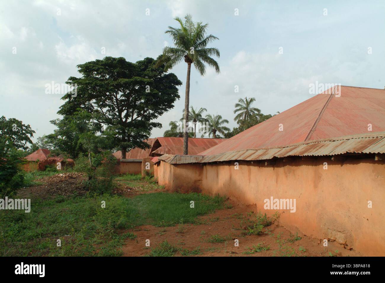 King glele hi-res stock photography and images - Alamy