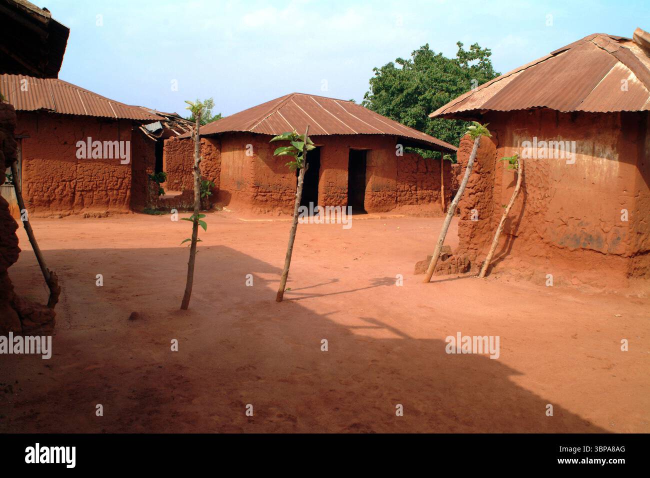 The palace of the first king of Dahomey is located in Bohicon. | Le ...