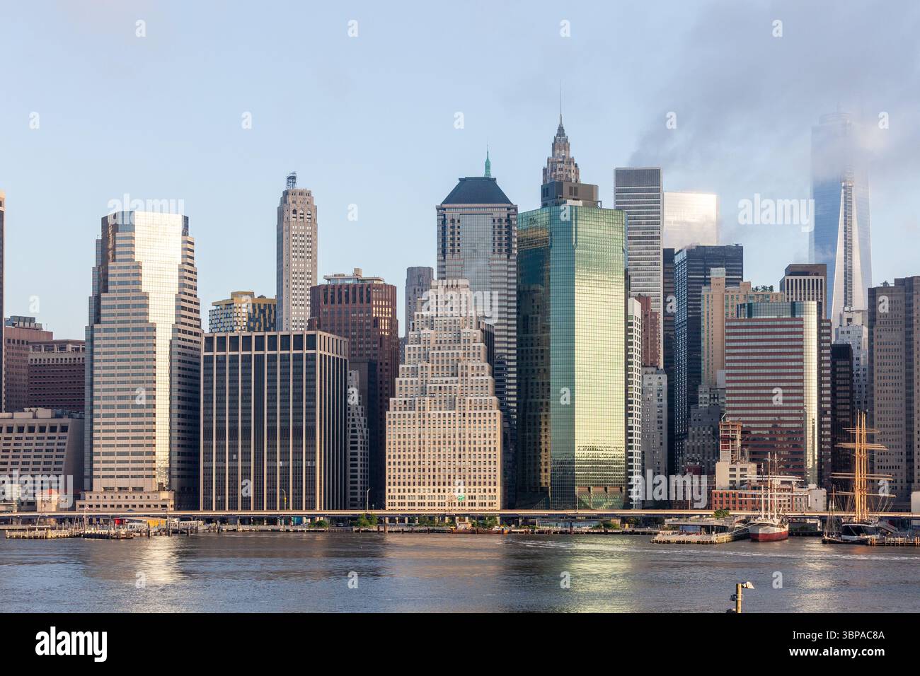 View of the southern tip of lower Manhattan, from the Brooklyn Heights ...