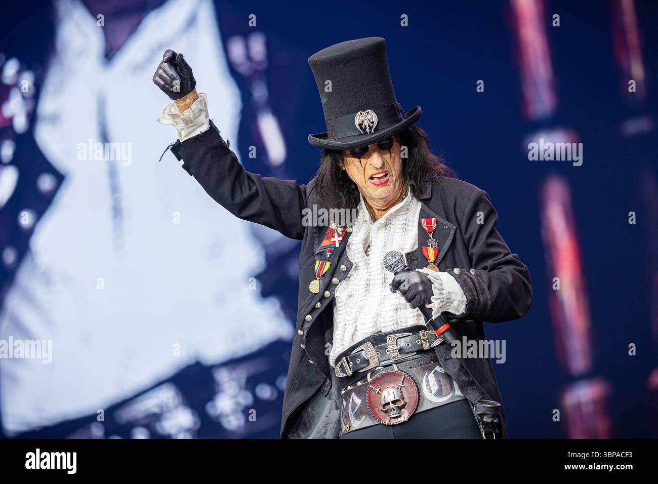 05 July 2025, Lower Saxony, Hanover: The American rock musician Alice ...