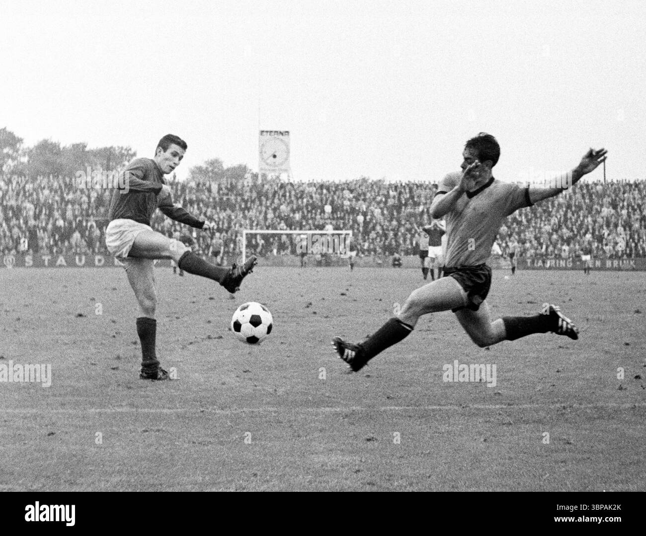 07 07 1965 Black and White Stock Photos & Images - Alamy