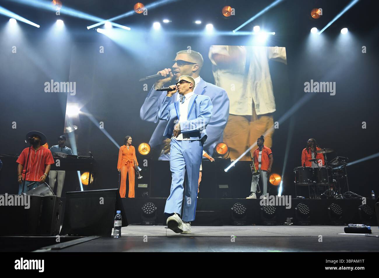 LONDON, ENGLAND - APRIL 12: Macklemore (Benjamin Haggerty) performing ...