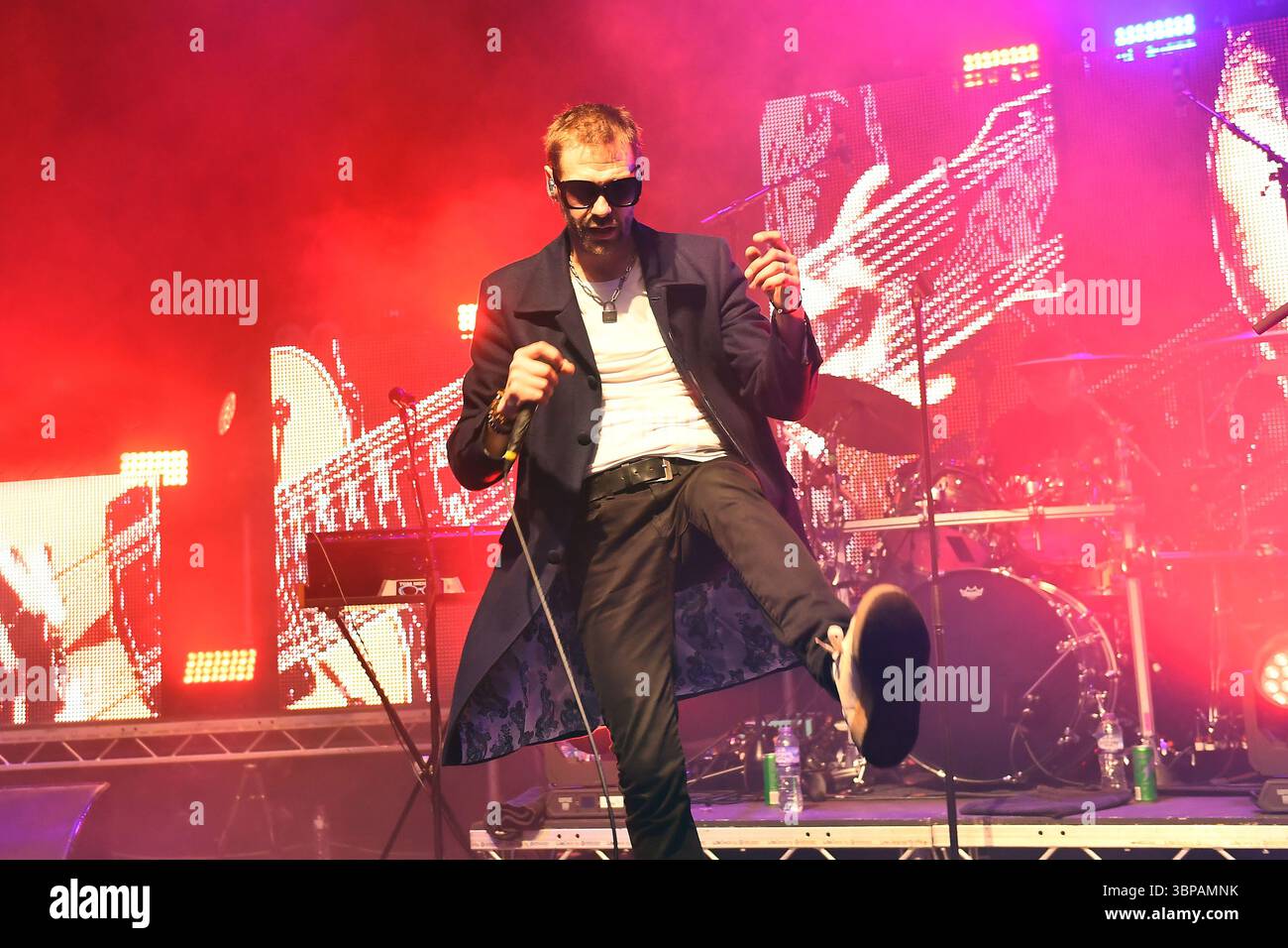 LONDON, ENGLAND - APRIL 28: Tom Meighan performing at Shepherd’s Bush ...
