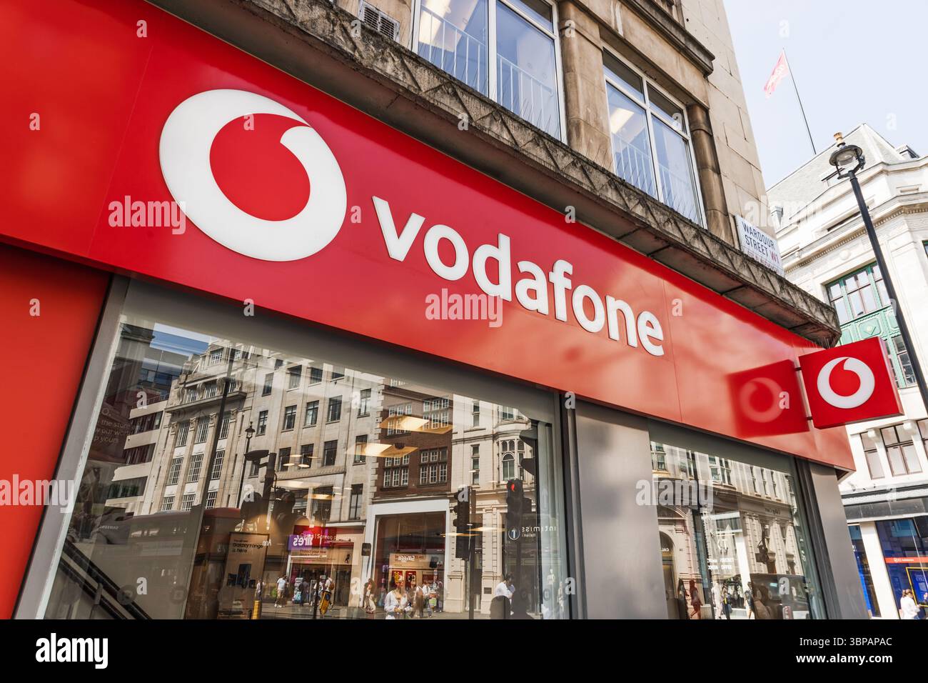 Vodafone uk 2024 hi-res stock photography and images - Alamy