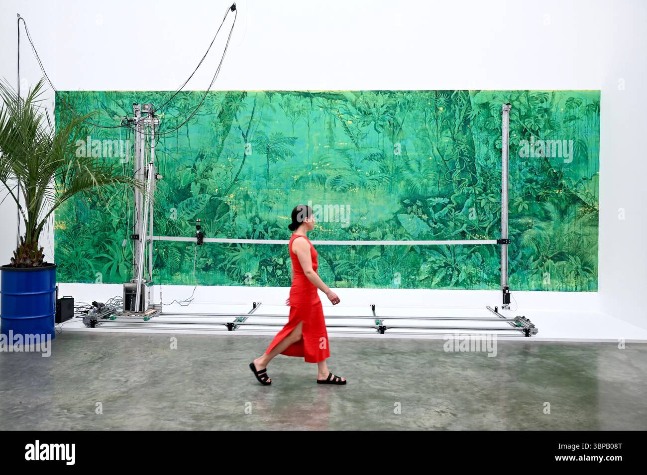 A preview at White Cube of the two new exhibitions , the UK debut by Peruvian artist Sara Flores ...