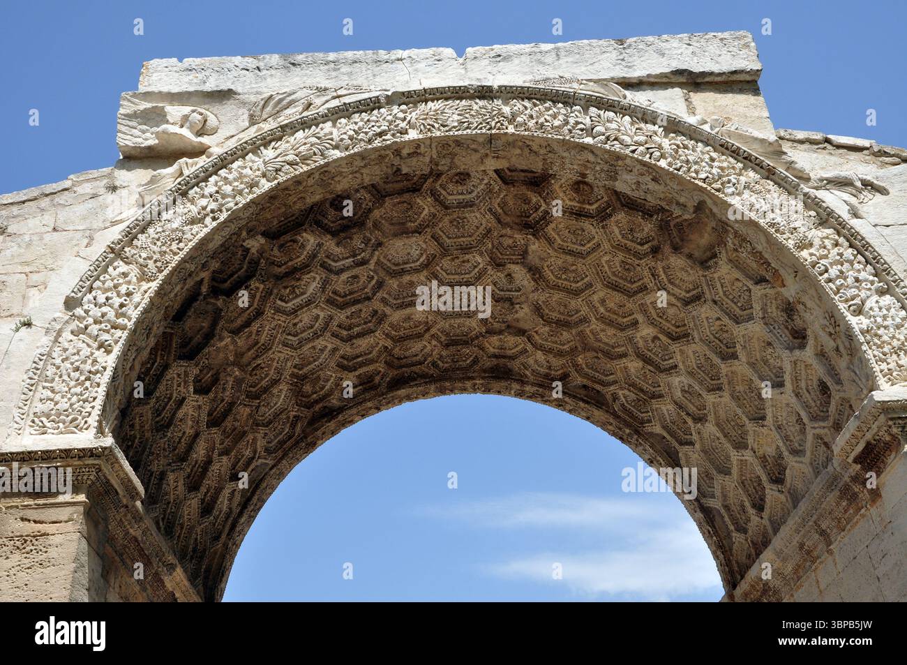 Triumphal arch des Antiques ancient roman monuments located the ...