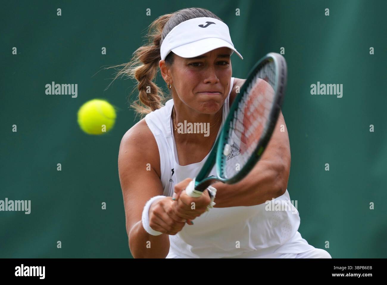 Jessica Bouzas Maneiro of Spain plays a return to Liudmilla Samsonova ...