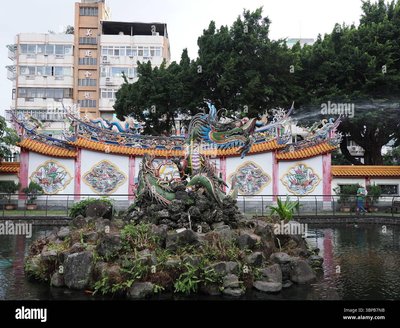 In grounds dragon temple hi-res stock photography and images - Alamy