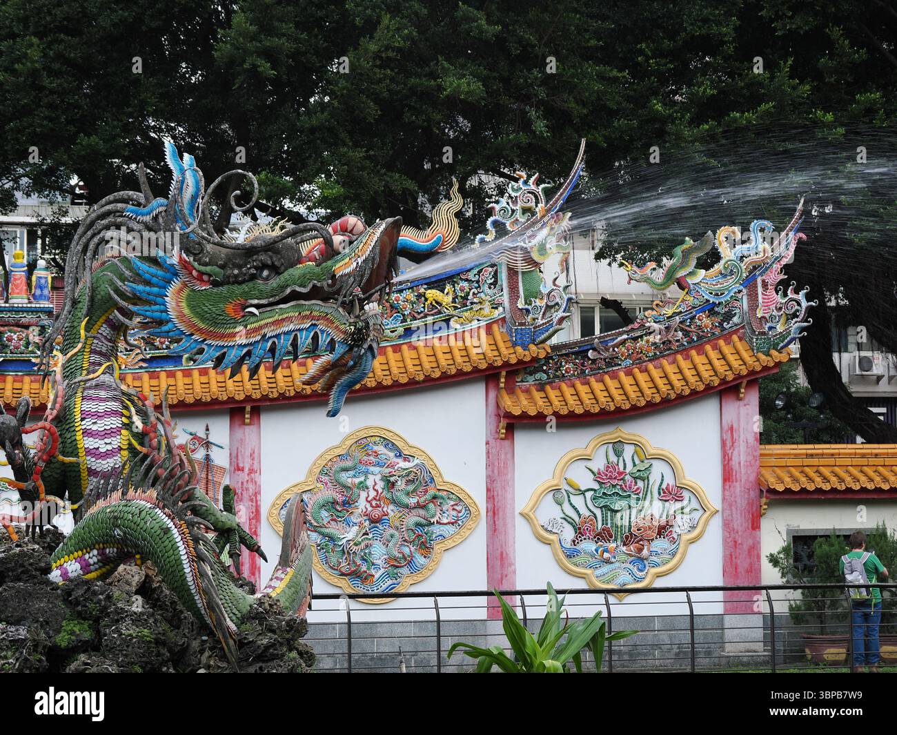 In grounds dragon temple hi-res stock photography and images - Alamy