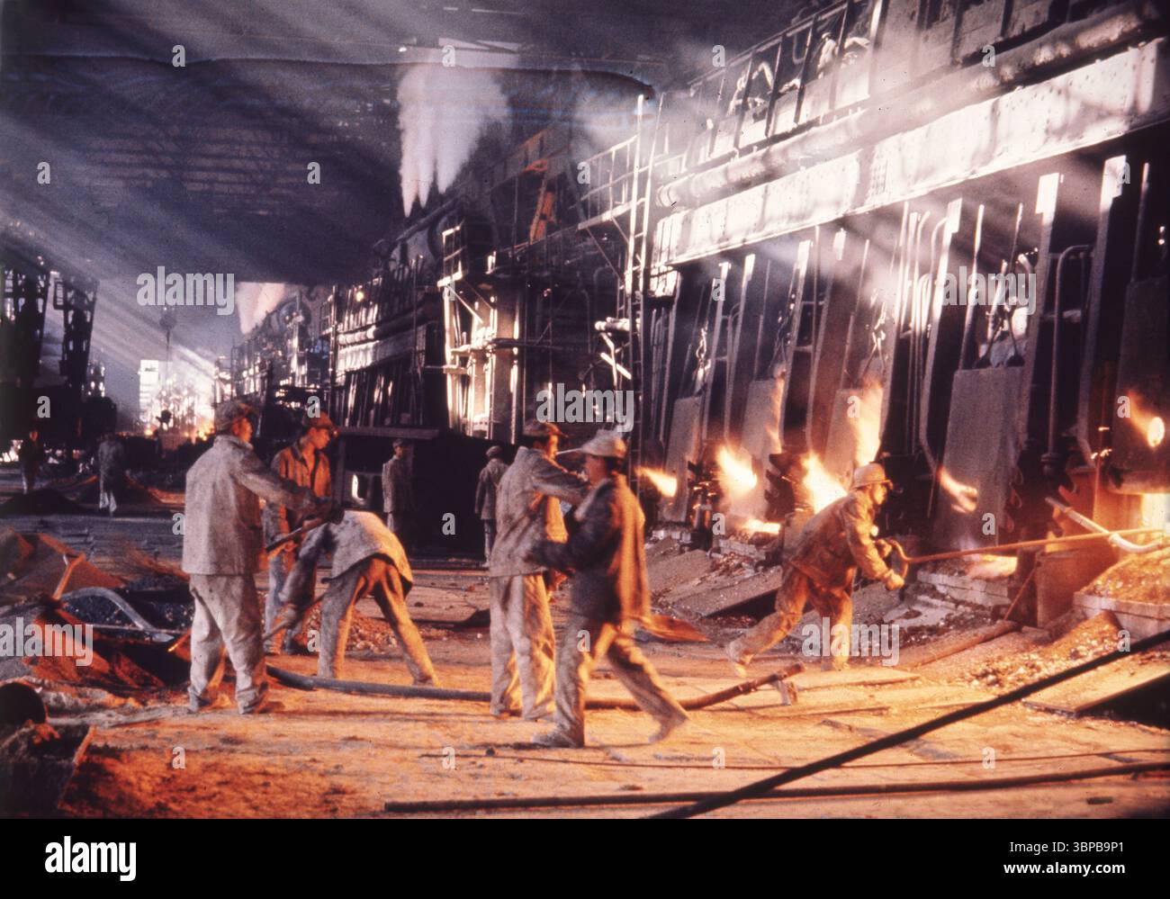 1960s historical chinese workers hi-res stock photography and images ...