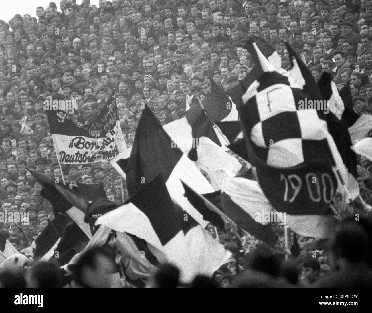 1 football bundesliga Black and White Stock Photos & Images - Alamy