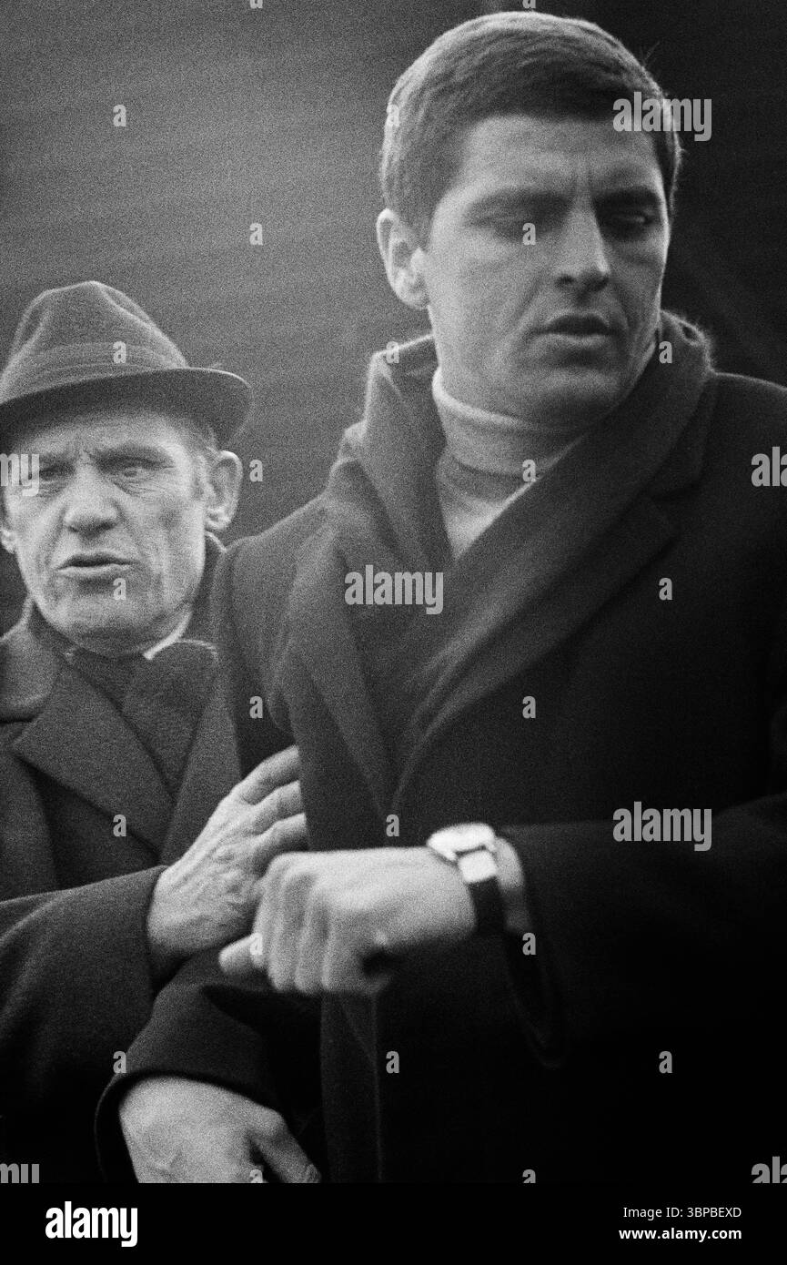 Professional football head coach Black and White Stock Photos & Images ...