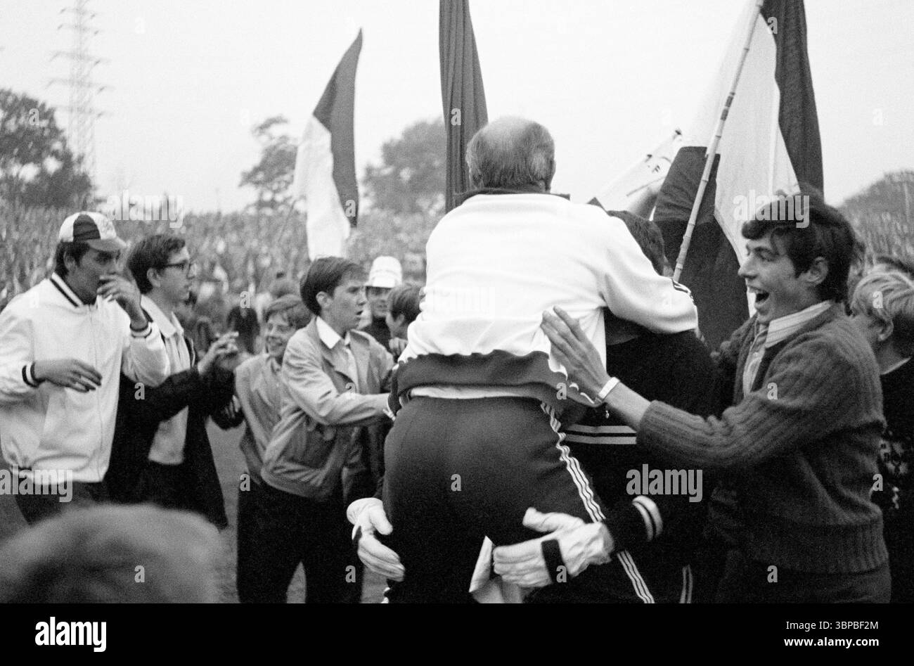 End cheer Black and White Stock Photos & Images - Alamy