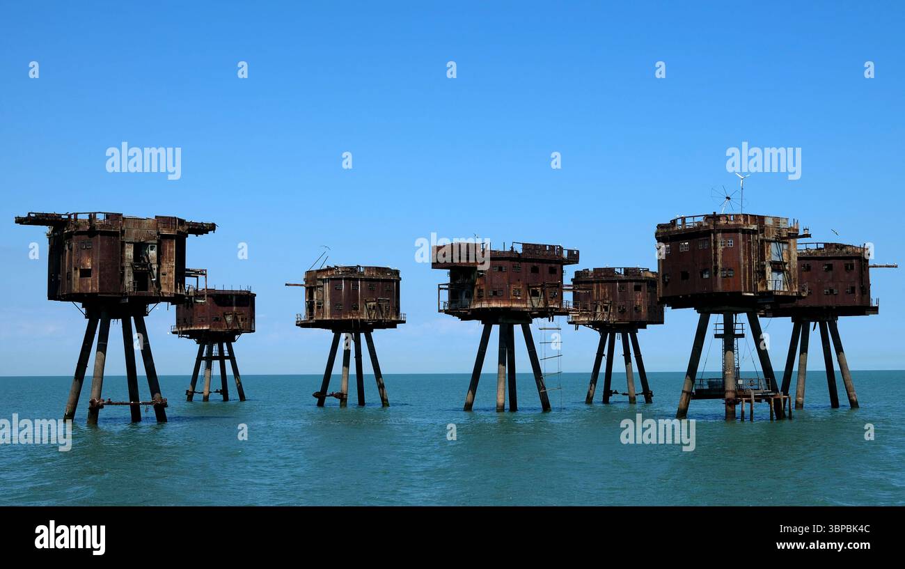 Redsand Towers (Maunsell Forts) eerie abandon Iron structures in the ...
