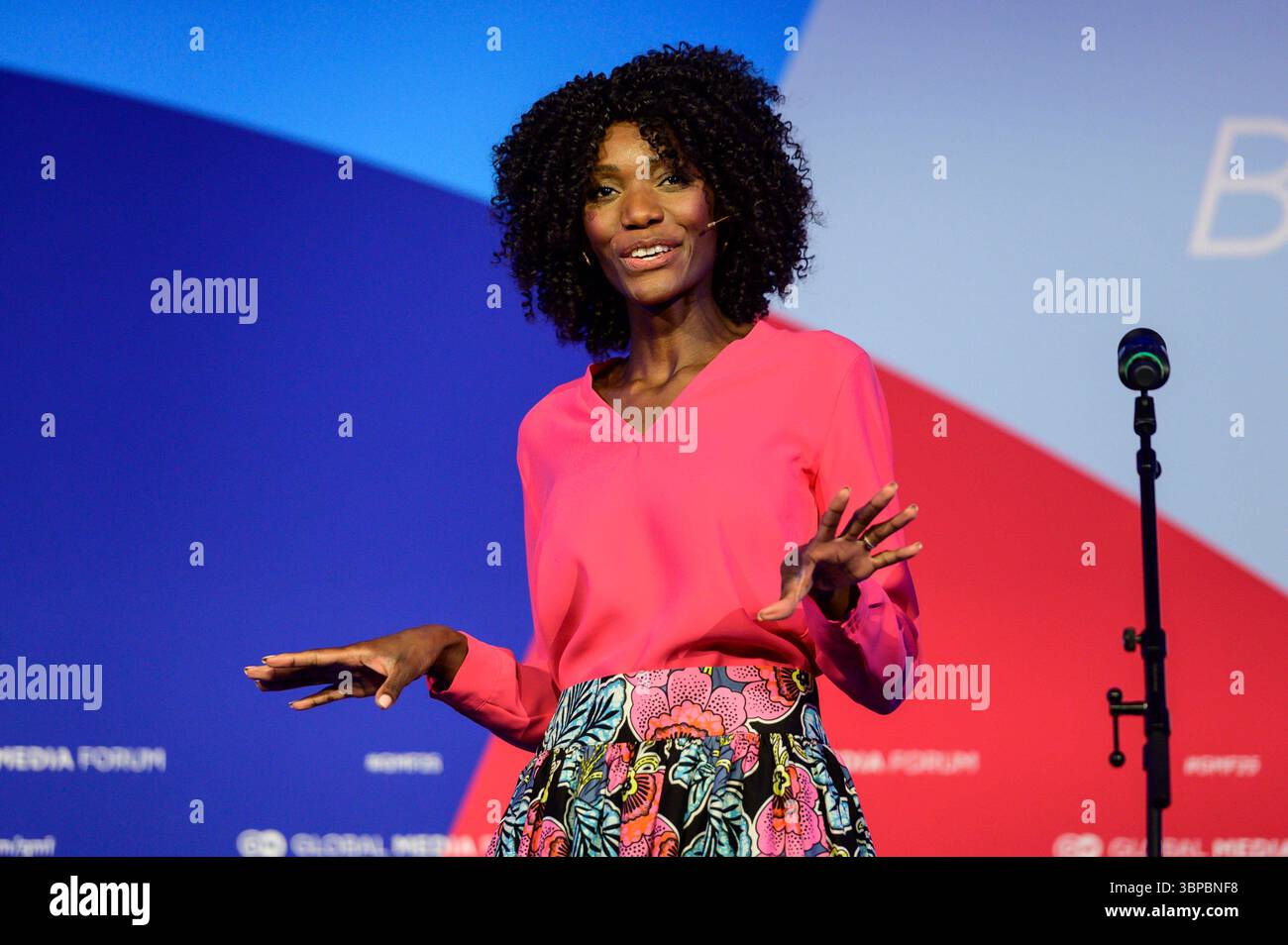 Liz Shoo beim 18. Deutsche Welle Global Media Forum 2025 in der ...