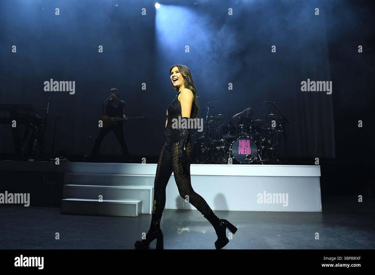LONDON, ENGLAND - APRIL 24: Mimi Webb performing at Eventim Apollo on ...