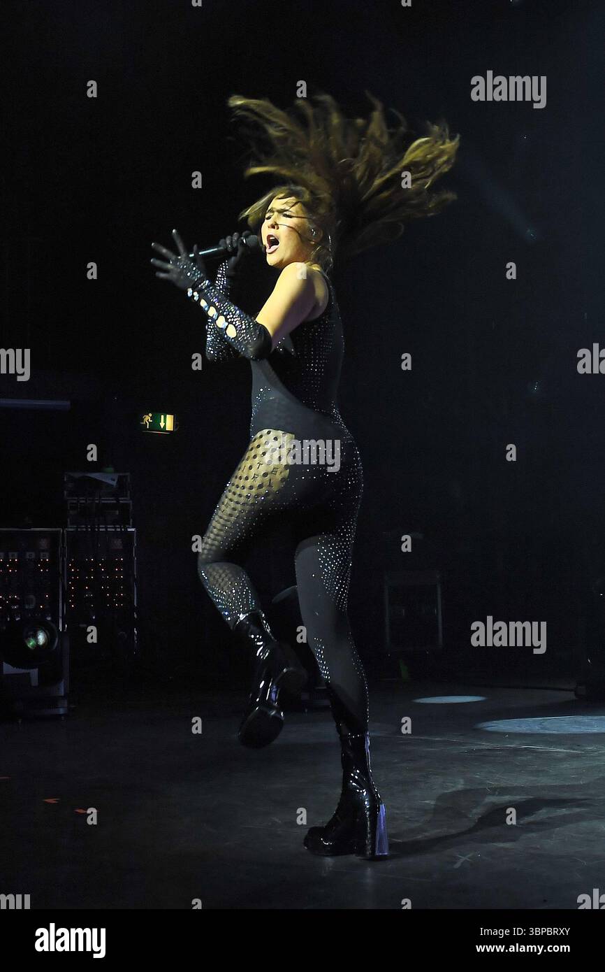 LONDON, ENGLAND - APRIL 24: Mimi Webb performing at Eventim Apollo on ...