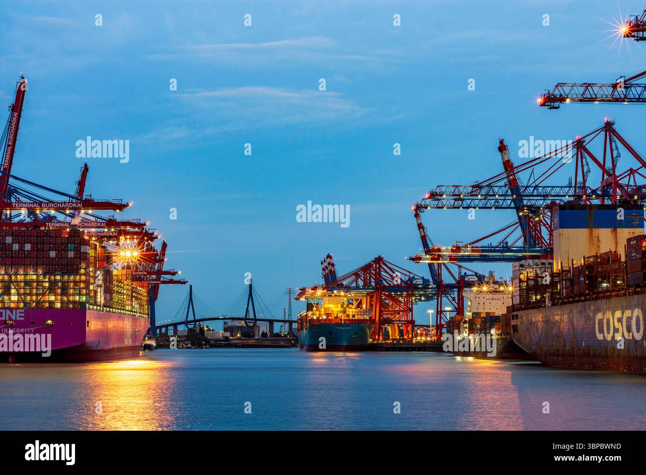 Container Terminal Burchardkai CTB, HHLAs largest terminal in the Port ...