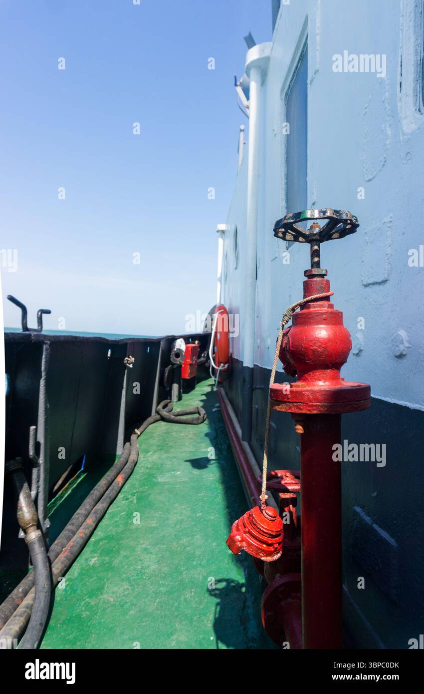 Red blue green water hi-res stock photography and images - Alamy