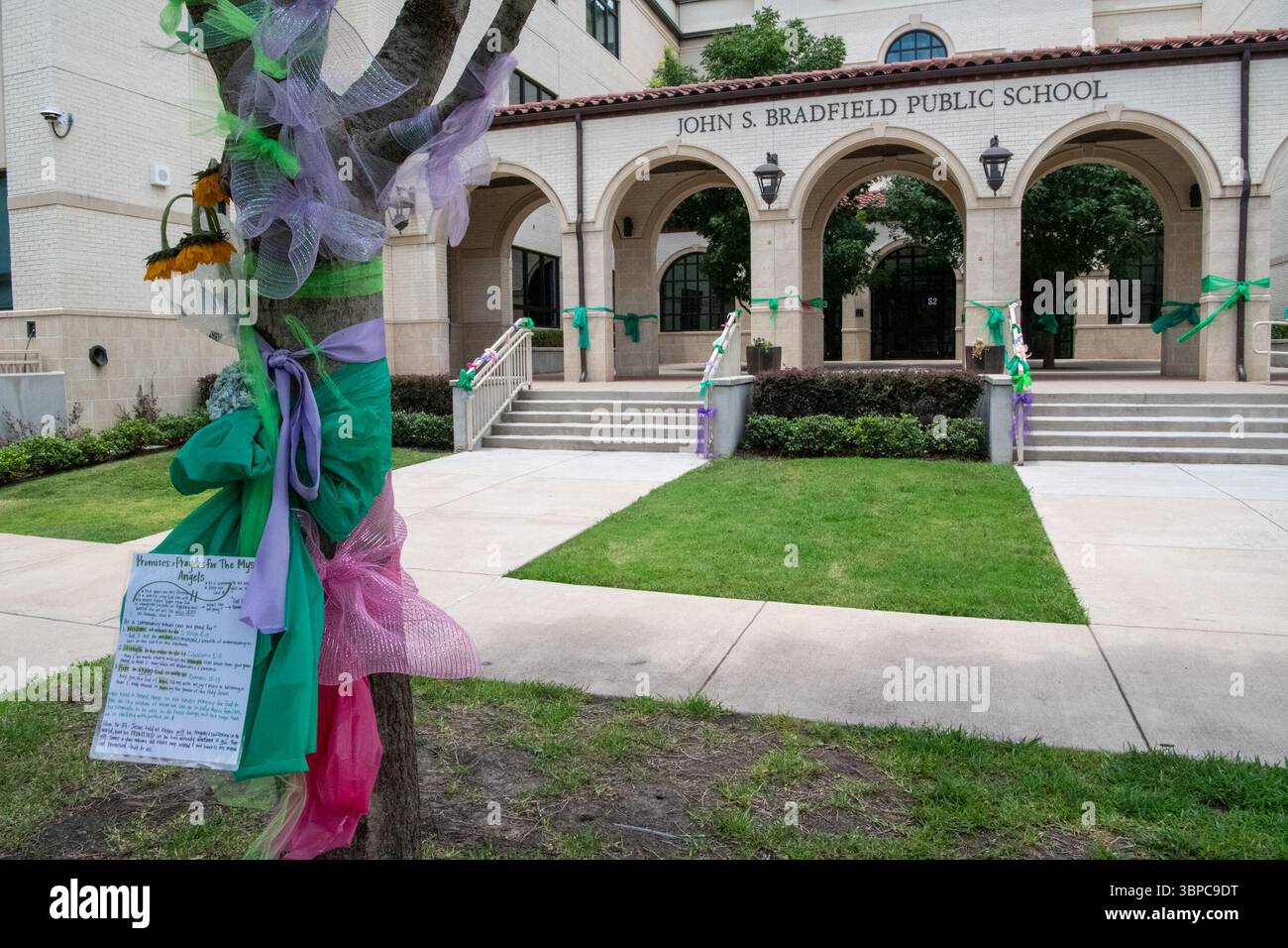 July 7, 2025, Highland Park (Dallas, Texas, USA: Eloise Peck and Lila ...