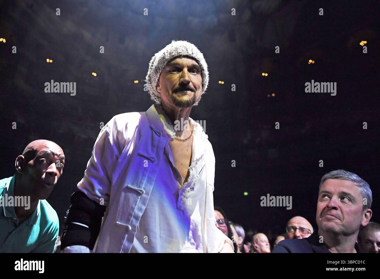 LONDON, ENGLAND - MAY 17: Tim Booth of ‘James’ performing at Royal ...